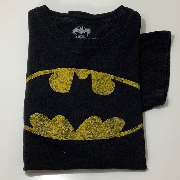 Batman | Shirts | Batman Distress Graphic Large Front Batman Logo Short ...